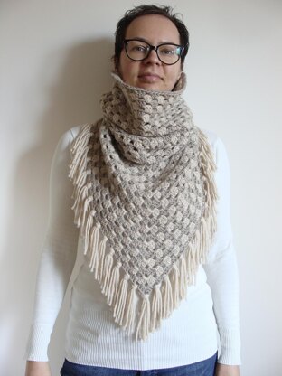 Triangular Cowl Crochet pattern by Woolfans | LoveCrafts