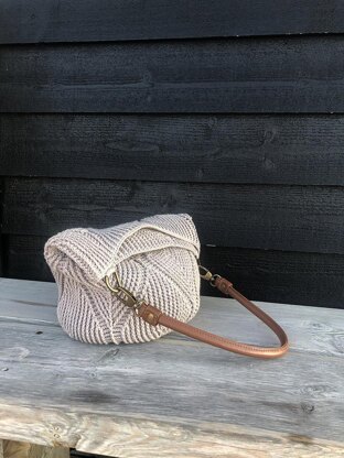 Hosta bag Crochet pattern by Sidsel Sangild | LoveCrafts