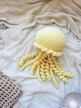 Jellyfish pillow | LoveCrafts