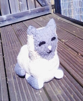 The Parlor Cat Knitting pattern by Sara Elizabeth Kellner | LoveCrafts