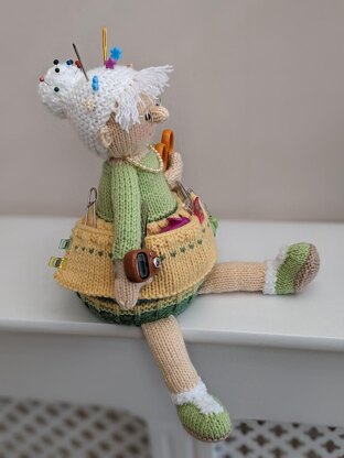 Crafty Nana shelf sitter tidy Knitting pattern by Alison Davis | LoveCrafts