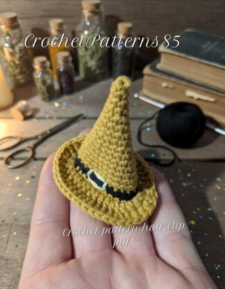 Mini Witch Halloween Hat hair clip English-US | LoveCrafts