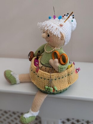 Crafty Nana shelf sitter tidy Knitting pattern by Alison Davis | LoveCrafts