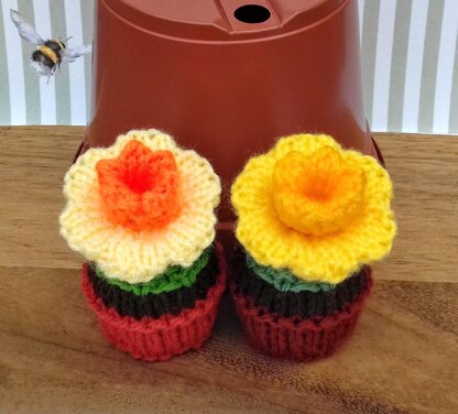 Daffodil Flowerpots - Creme Egg Covers Knitting pattern by Needles ...