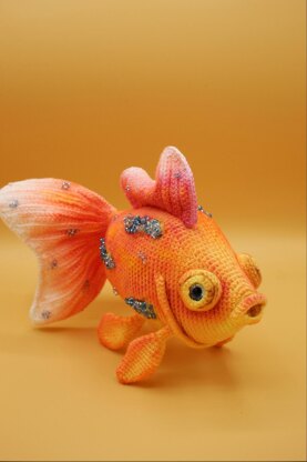 Goldfish & Telescope Fish | LoveCrafts