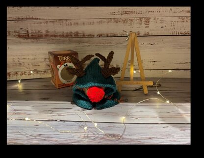 Hooded Reindeer Chocolate Orange Cover Knitting Pattern | LoveCrafts