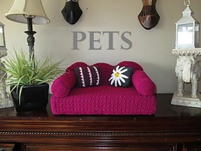 Cat couch Crochet pattern by CraftyStitchaway | LoveCrafts