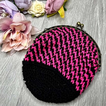 Raspberry Ripple Kiss Lock Coin Purse | LoveCrafts