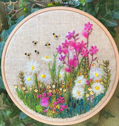 Rowandean Red Campion and Daisies Embroidery Kit | LoveCrafts