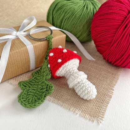 Mushroom with leaf keyring charm No sew amigurumi crochet parrern ...