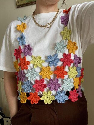 Daisy Chain top Crochet pattern by Realm Designs | LoveCrafts