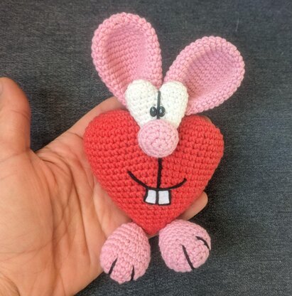 Heart Rabbit | LoveCrafts