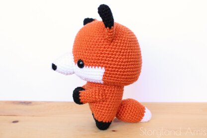 Cuddle-Sized Freddy the Fox Crochet pattern by Holly Salzman | LoveCrafts