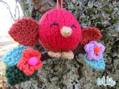 Holiday Robins Pattern Knitting pattern by MurisKnits | LoveCrafts
