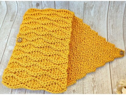 Textured Envelope Clutch Bag - One Piece Crochet Purse Pattern | LoveCrafts