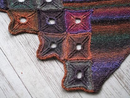 Sikuli Shawl Knitting pattern by Vanessa Ewing | LoveCrafts