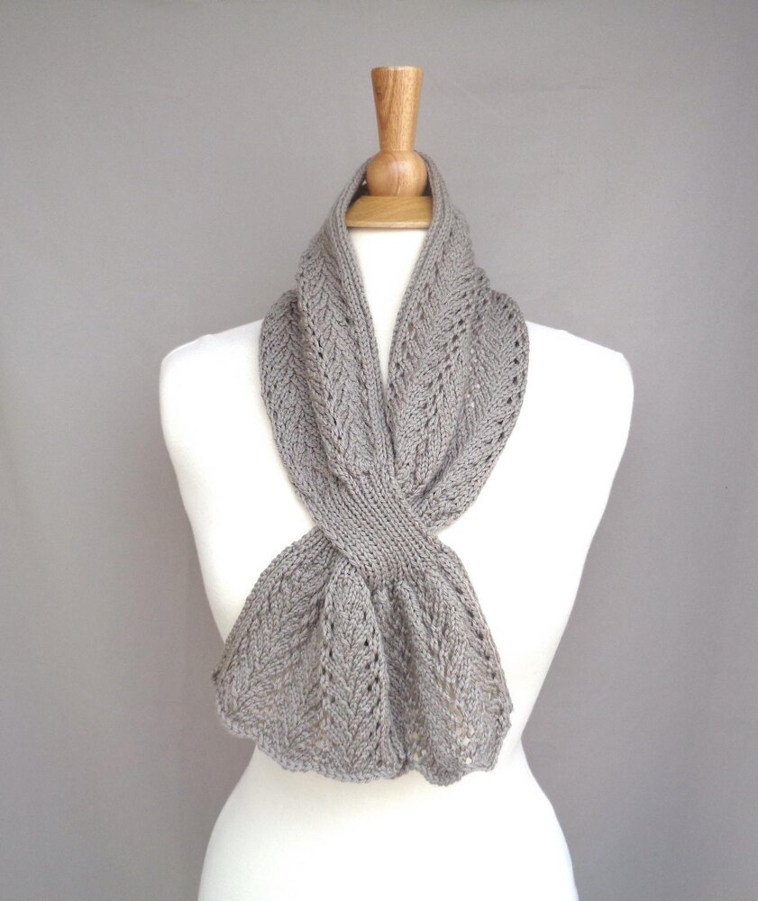 Keyhole Scarf Knitting Pattern
