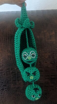 Green Pea Pod English_US | LoveCrafts