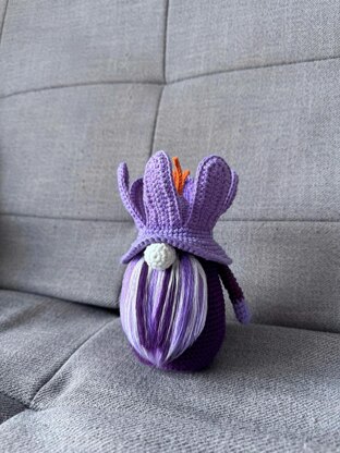 Saffron Crocus Gnome | LoveCrafts