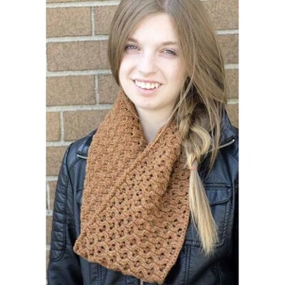 Mirasol Hourglass Cowl at WEBS | Yarn.com