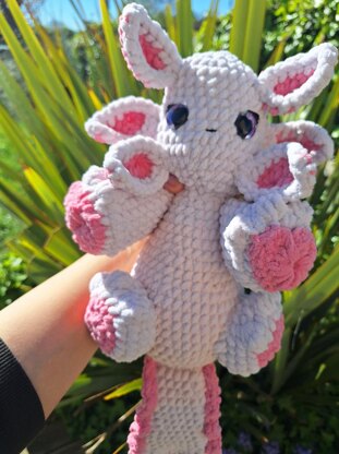Lottie the Axolotl | LoveCrafts