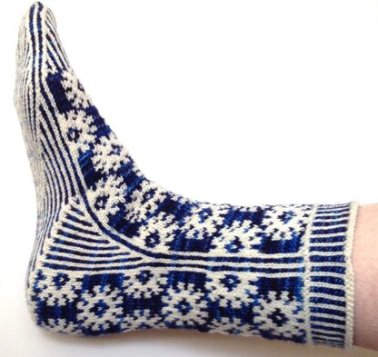 Starry Starry Night Socks Knitting pattern by Suzanne Bryan | Knitting ...