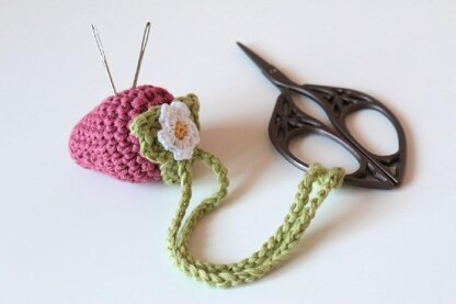 Strawberry Scissor Keeper Crochet pattern by Sandra Paul | Knitting ...